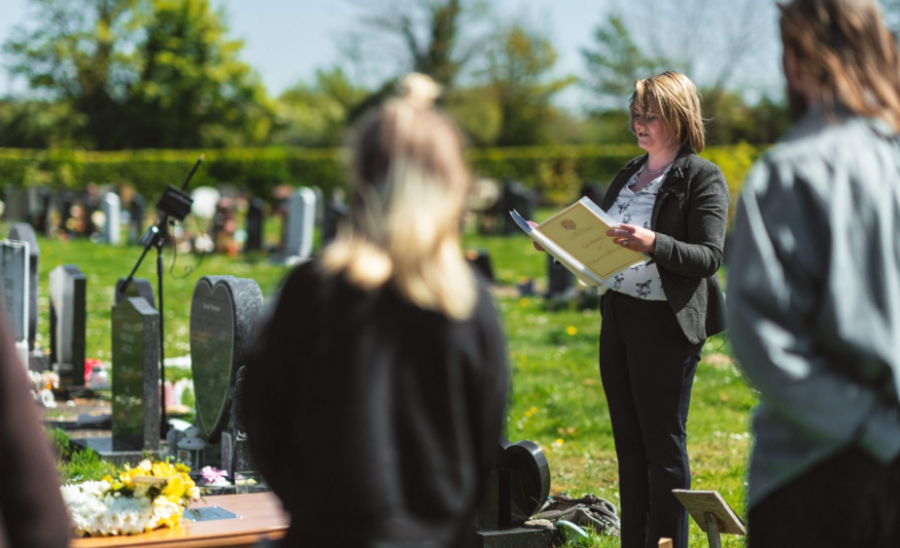 How to Choose the Best Funeral Celebrants: Some Advice